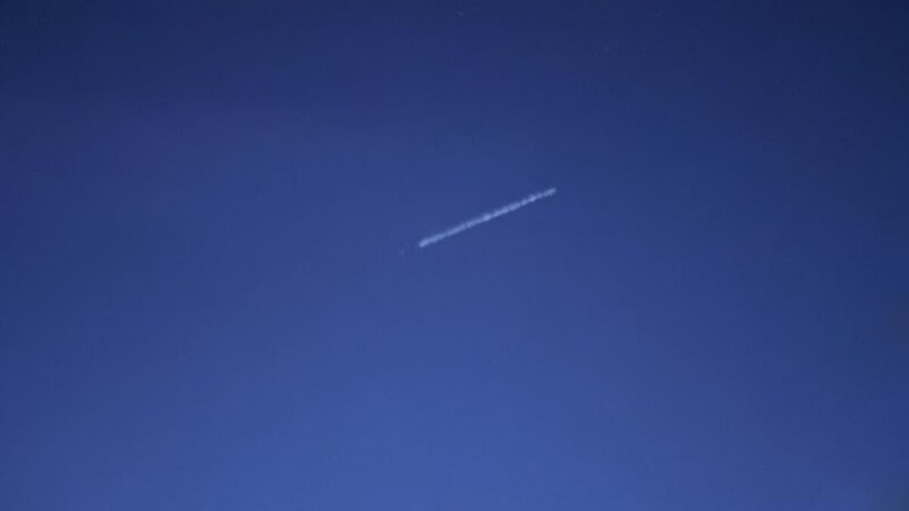 Unexplained Phenomenon: The Mysterious Line of Bright Dots in the Sky ...