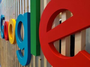 Google celebrates its 25th birthday with a surprise spinner - Softonic