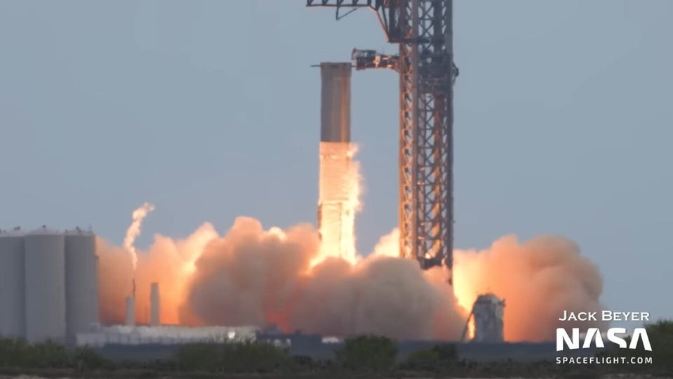 SpaceX prueba los propulsores de Starship, la nave con la que ...