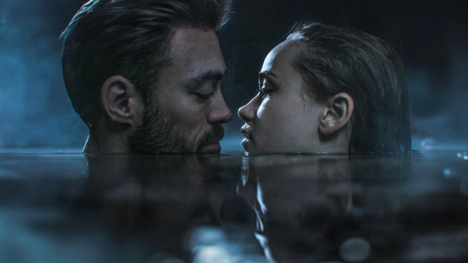 This thriller blends love and terror and is one of the most successful ...