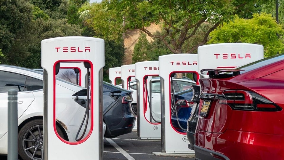 Tesla will introduce a virtual queue system at Supercharger stations ...