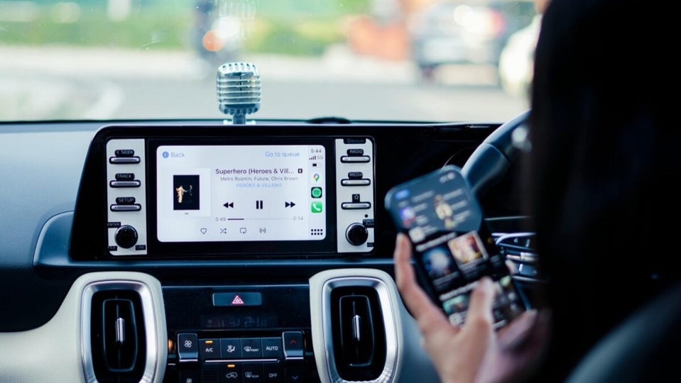 The best CarPlay apps for driving an EV - Softonic