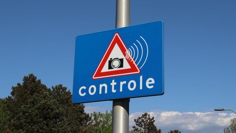 Waze not warning you about speed cameras? This is the setting to fix it ...