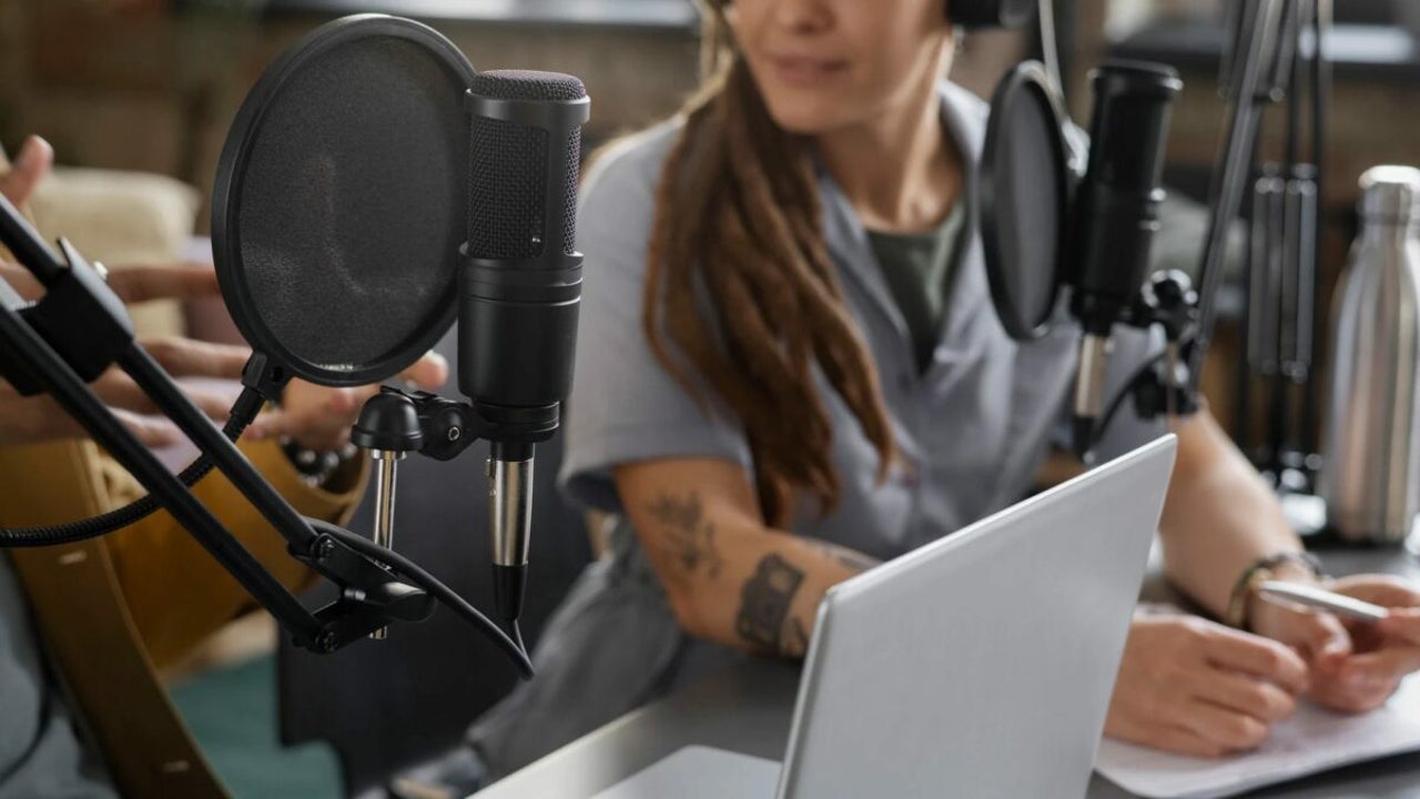 Todo lo que necesitas para montar tu propio podcast (además de ganas ...