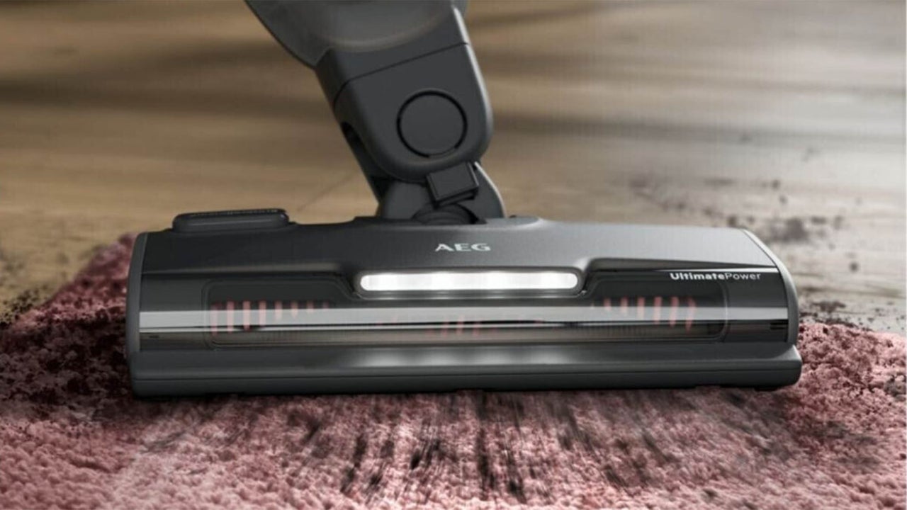 Menos de 150 euros por este potente aspirador sin cable con luz LED y ...