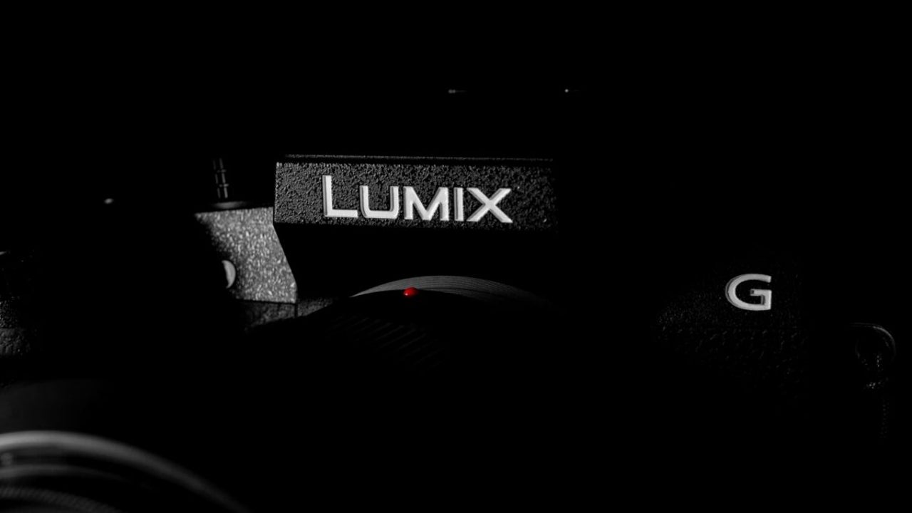 Magnífica cámara Evil de Panasonic con un 32% de descuento y lente 14 ...