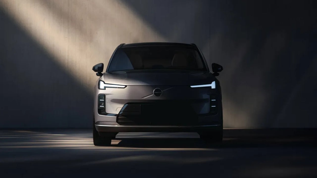 Volvo Unveils XC70, Its Longest-Range Plug-In Hybrid Crossover Yet ...