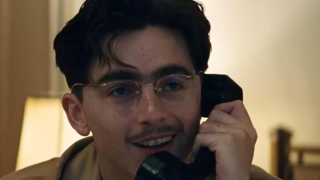 One of the most famous actors in the world is hiding in 'Marty Supreme ...