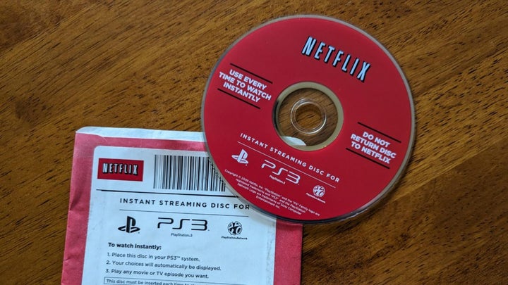 Netflix viene en un CD y está disponible para PS2 (pero tiene truco ...