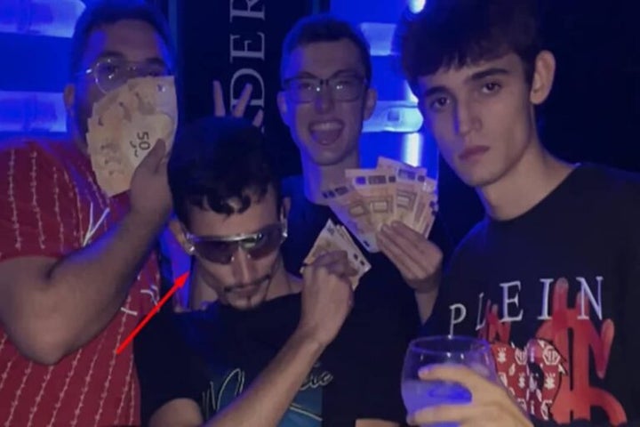 The Story of Alcasec: The ‘Robin Hood’ Hacker Who Rocked Spain - Softonic